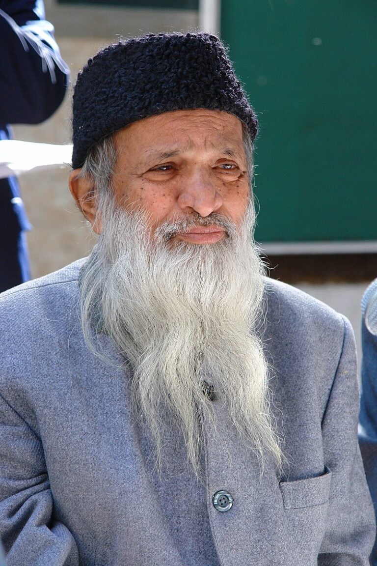 Abdul Sattar Edhi: A Humanitarian Icon - Paradigm Shift